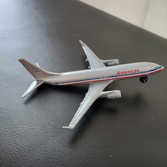 Mattel | Toys | Boeing 73780 2007 Mattel 44 Matchbox American Airplane ...